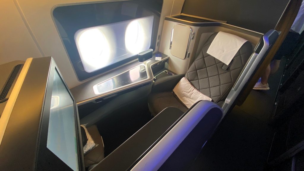 Review : British Airways B-777 First Class, Sydney - Singapore - pointsHq