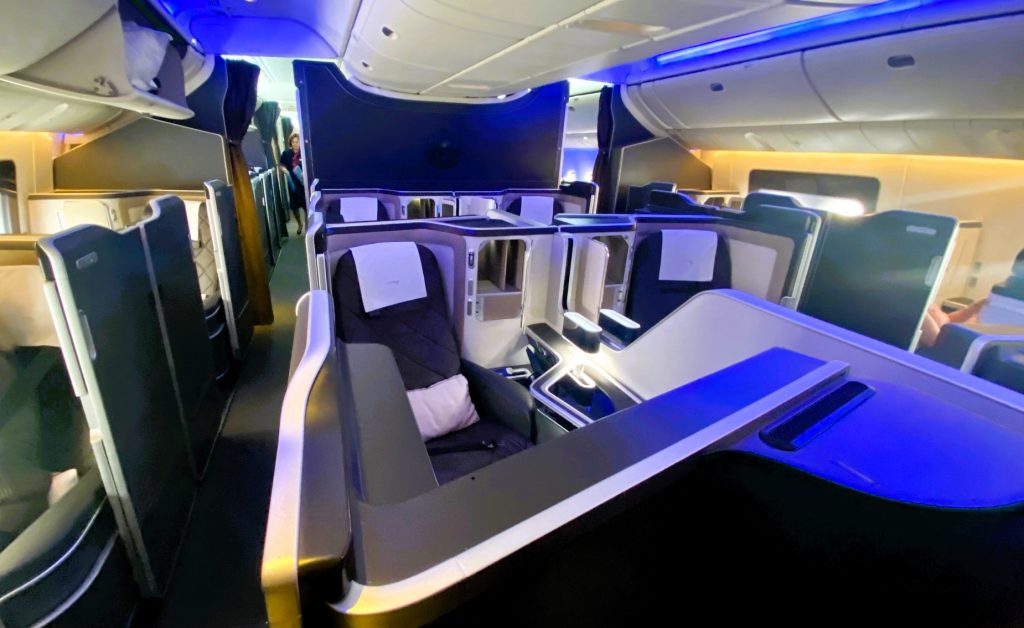 Review : British Airways B-777 First Class, Sydney - Singapore - pointsHq