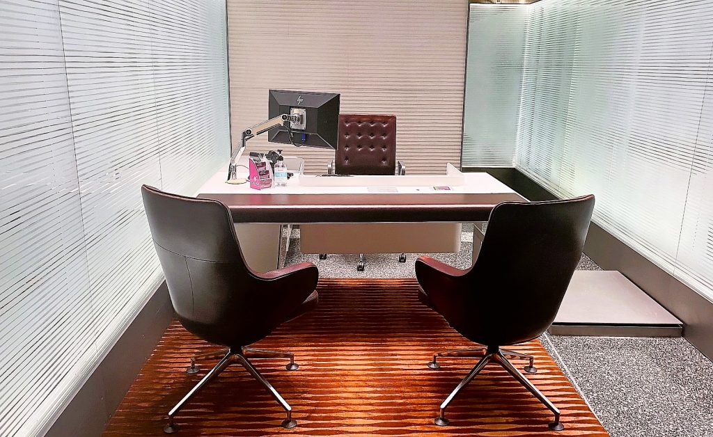 Review : Qatar Airways A-380 First Class, Doha - Perth - pointsHq